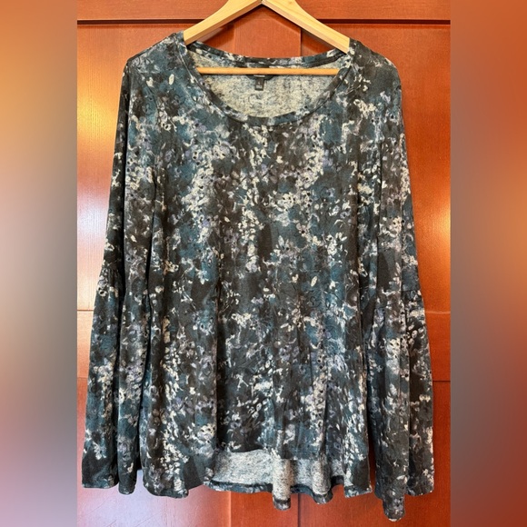 Simply Vera Vera Wang | Tops | Simply Vera Vera Wang Gray Floral Knit ...